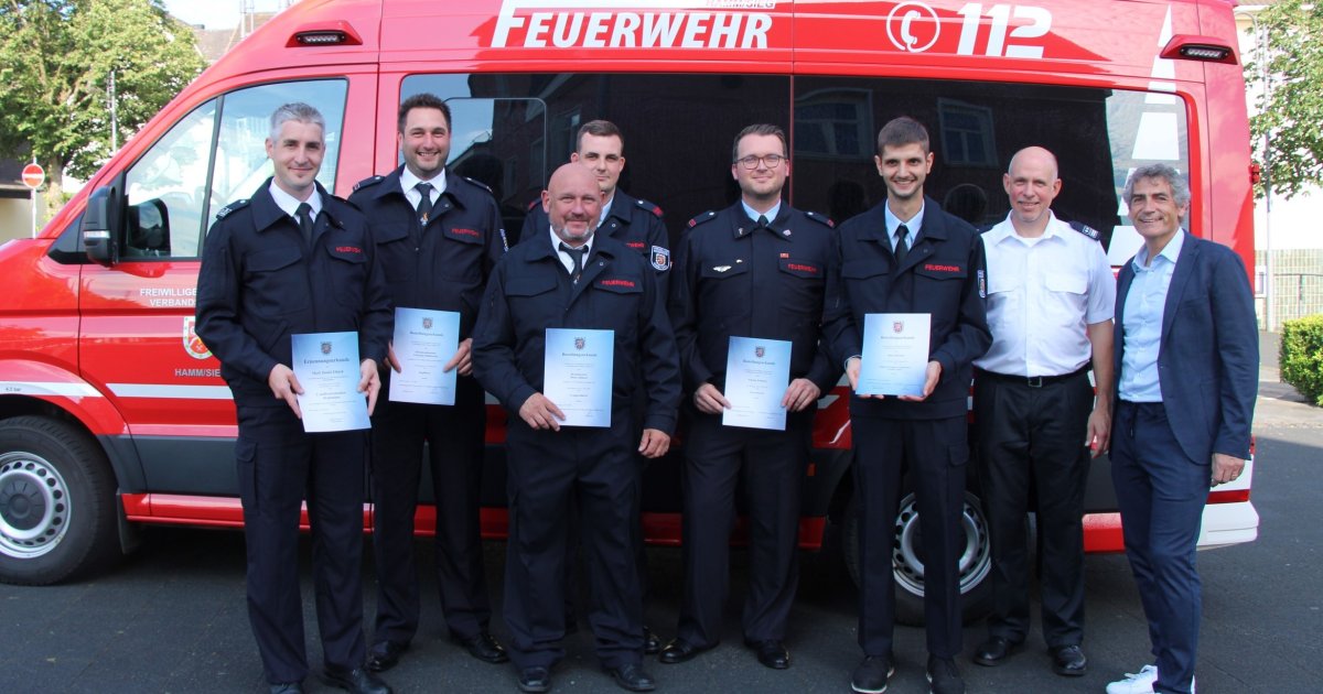 Neue Beförderungen und Bestellungen bei der Freiwilligen Feuerwehr Hamm ...