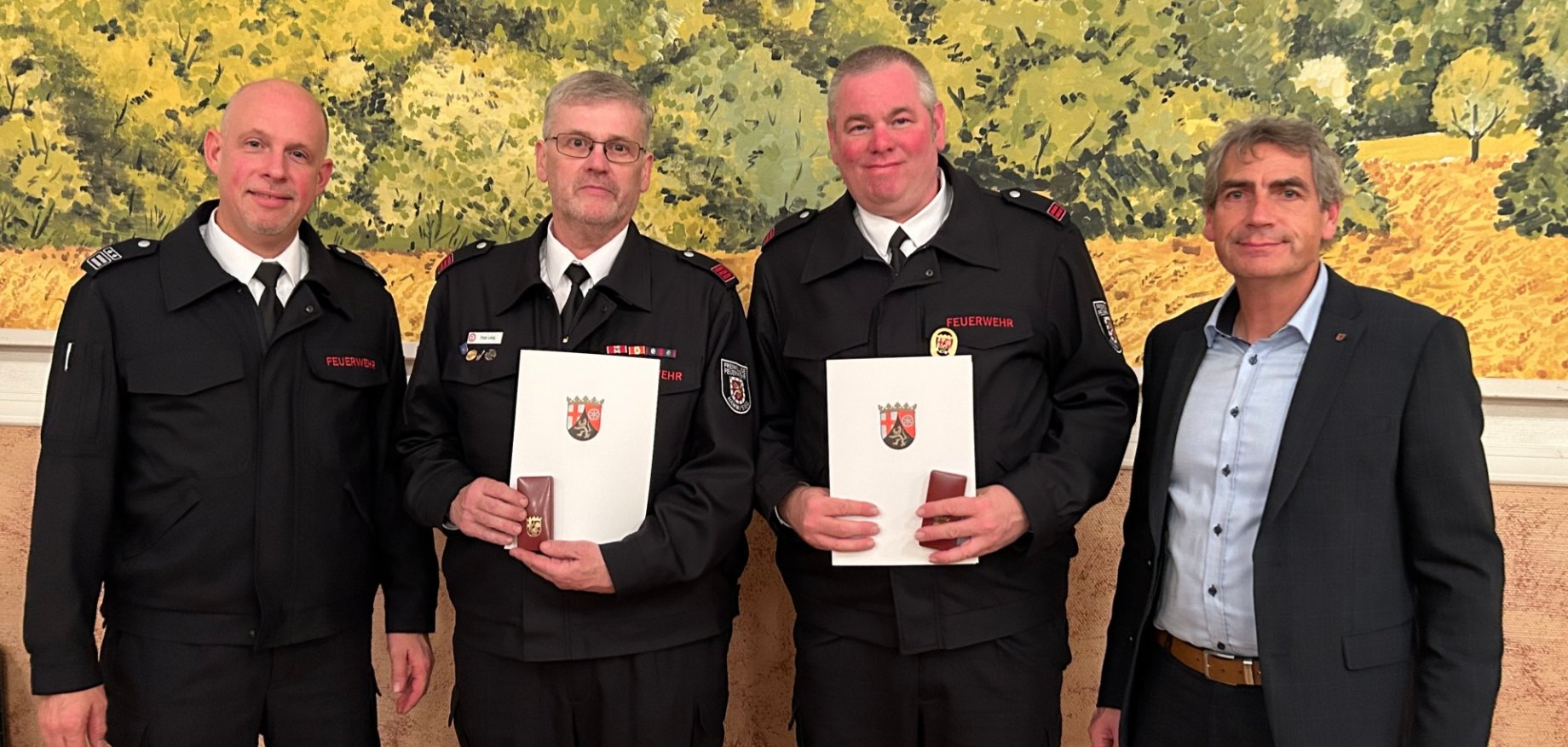 Langjährige Mitglieder der Feuerwehr Hamm (Sieg) bei ...